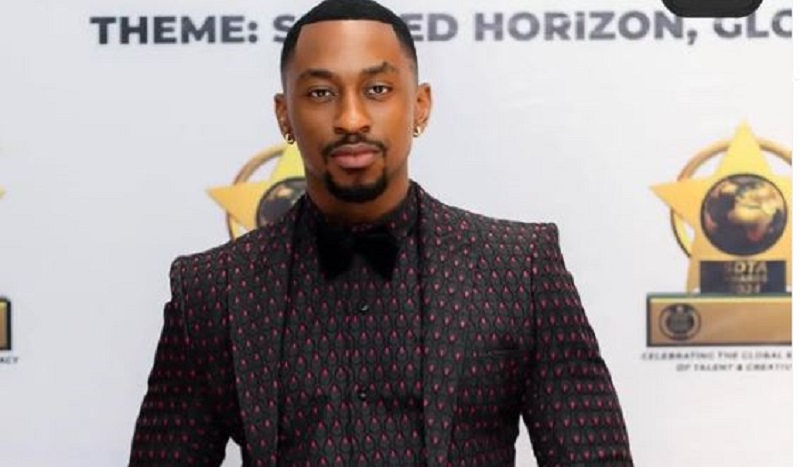 What I Do When I Get a Kissing Role – Saga Adeolu